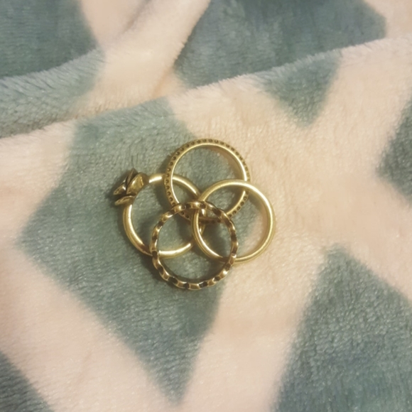 Premier Designs | Jewelry | Premier Designs Blossom Retired Ring Set ...